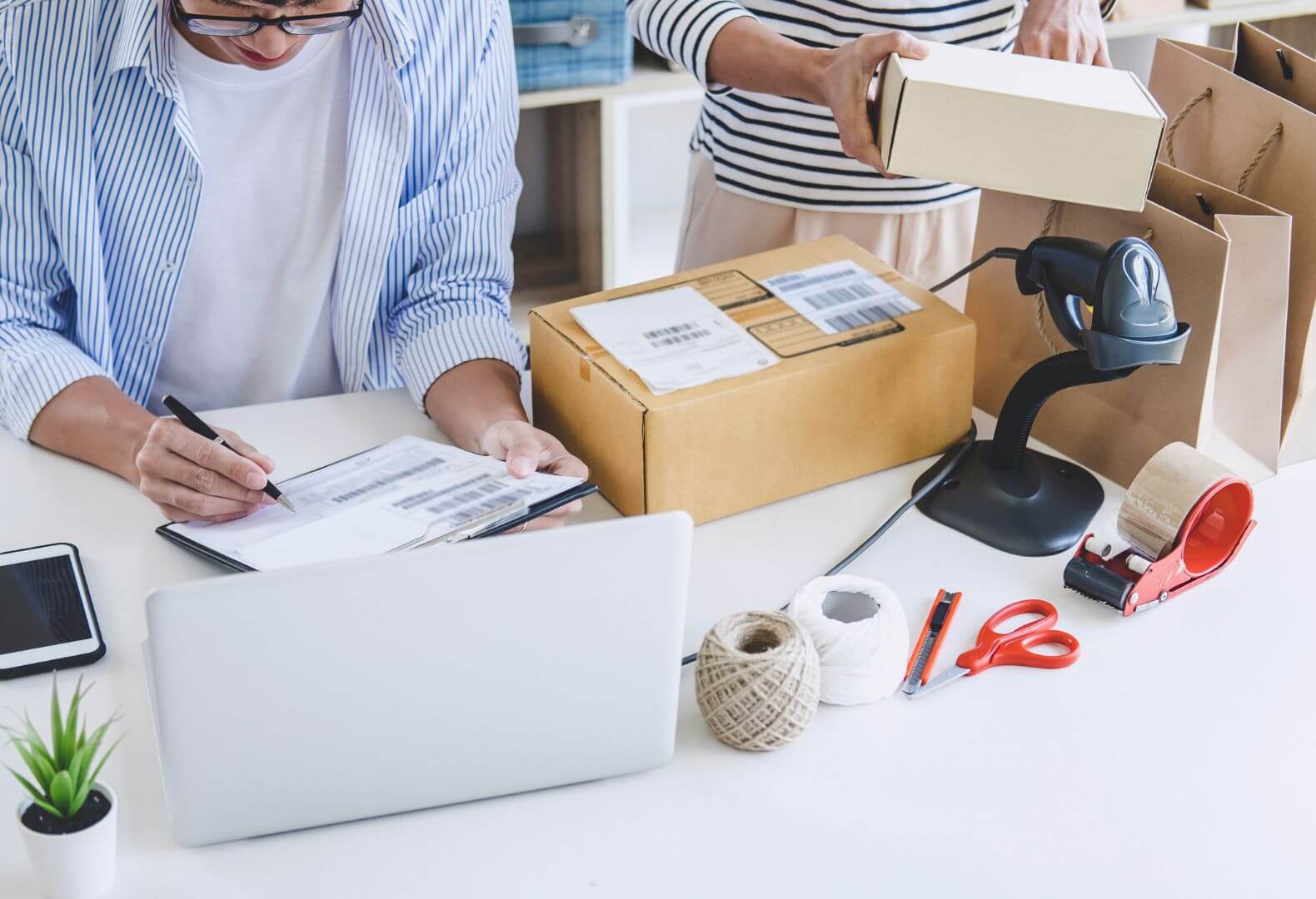 Reshipment Meaning: What Is It And Why Do You Need It? | Simpl Fulfillment